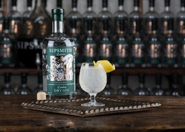 Discover the delicious botanicals in London Dry Gin